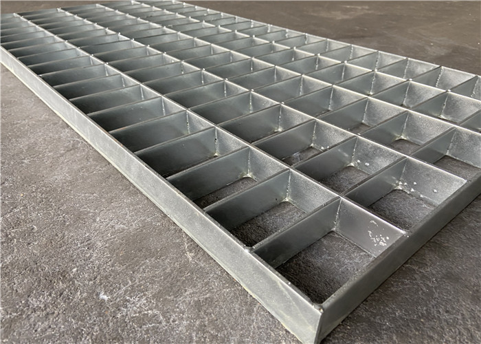 Fossé de plate-forme de passage couvert de grille en métal/couverture ...